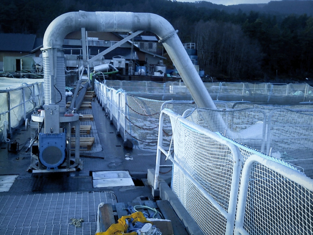 EUSKAN VSB3000 double tank system for pumping Salmon with suction arm ...